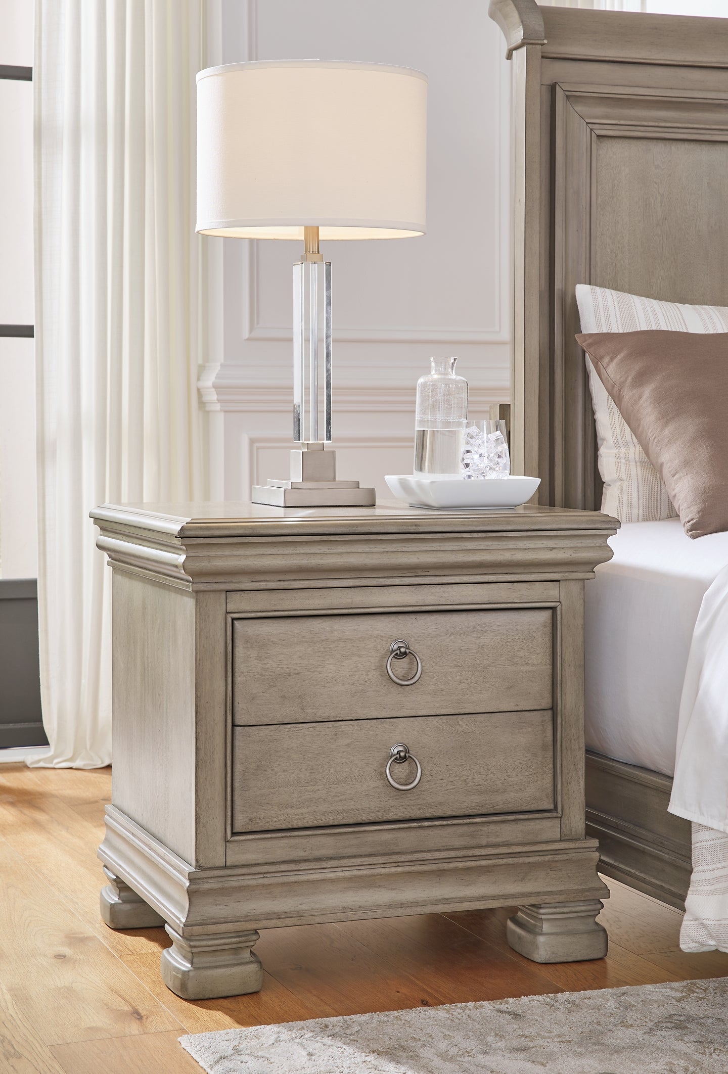 Lexorne Three Drawer Night Stand Pratt Furniture